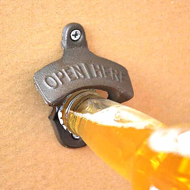 Décapsuleur Mural Forgé | Les Décapsuleurs